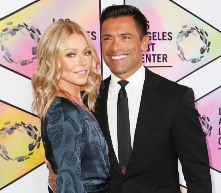 Endnotes That Time Kelly Ripa And Mark Consuelos Daughter Lola Walked 4500