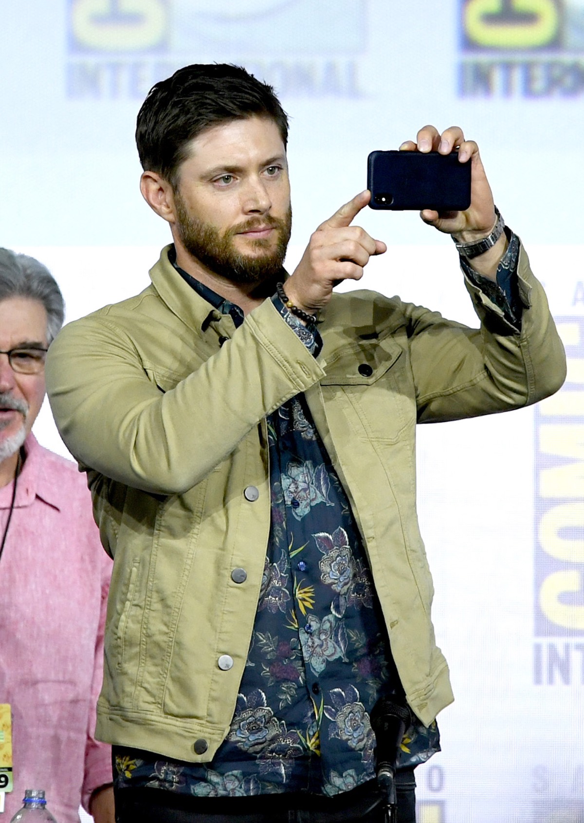The 11 Most Adorable Photos From the Supernatural Comic-Con Panel ...