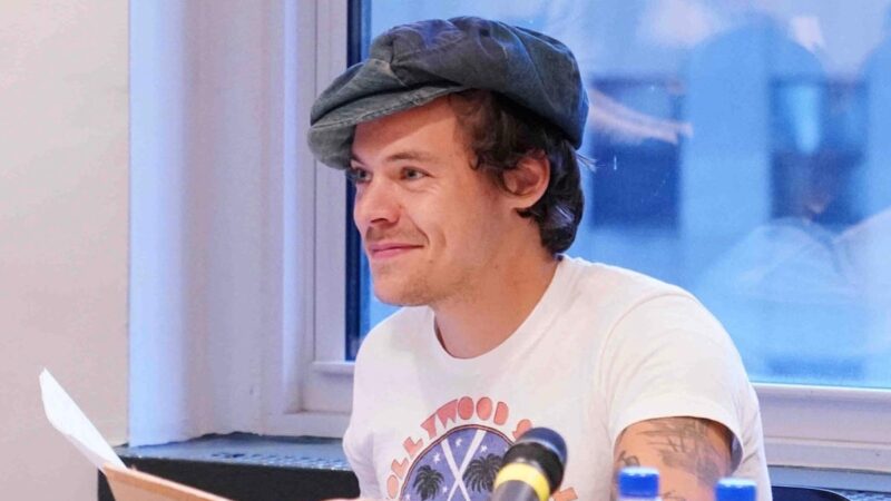 Harry Styles, Lauv, Jonathan Bennett and More Insta Snaps – Socialite Life
