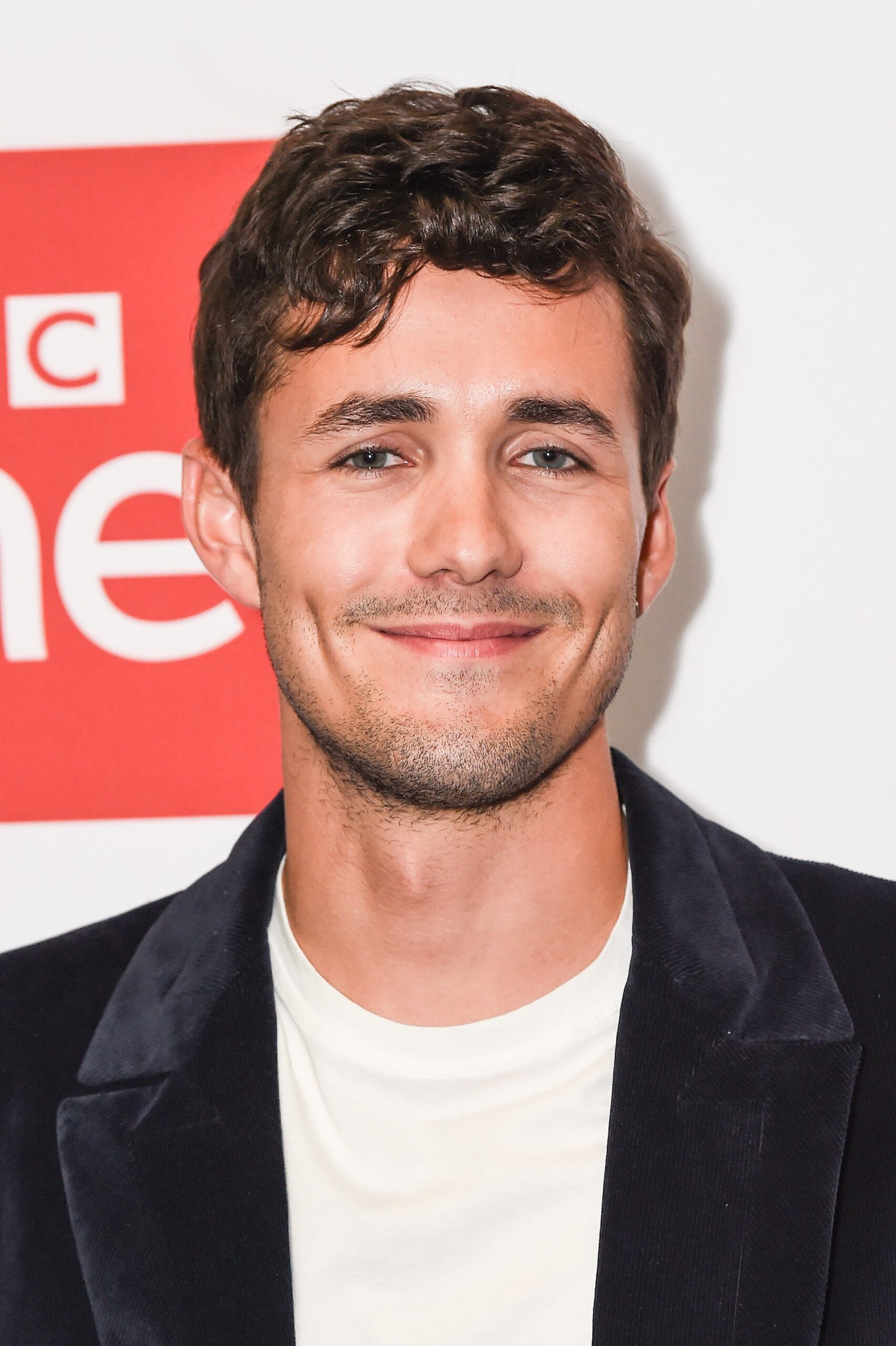 Jonah Hauer-King Cast as Prince Eric in the Live-Action Little Mermaid ...
