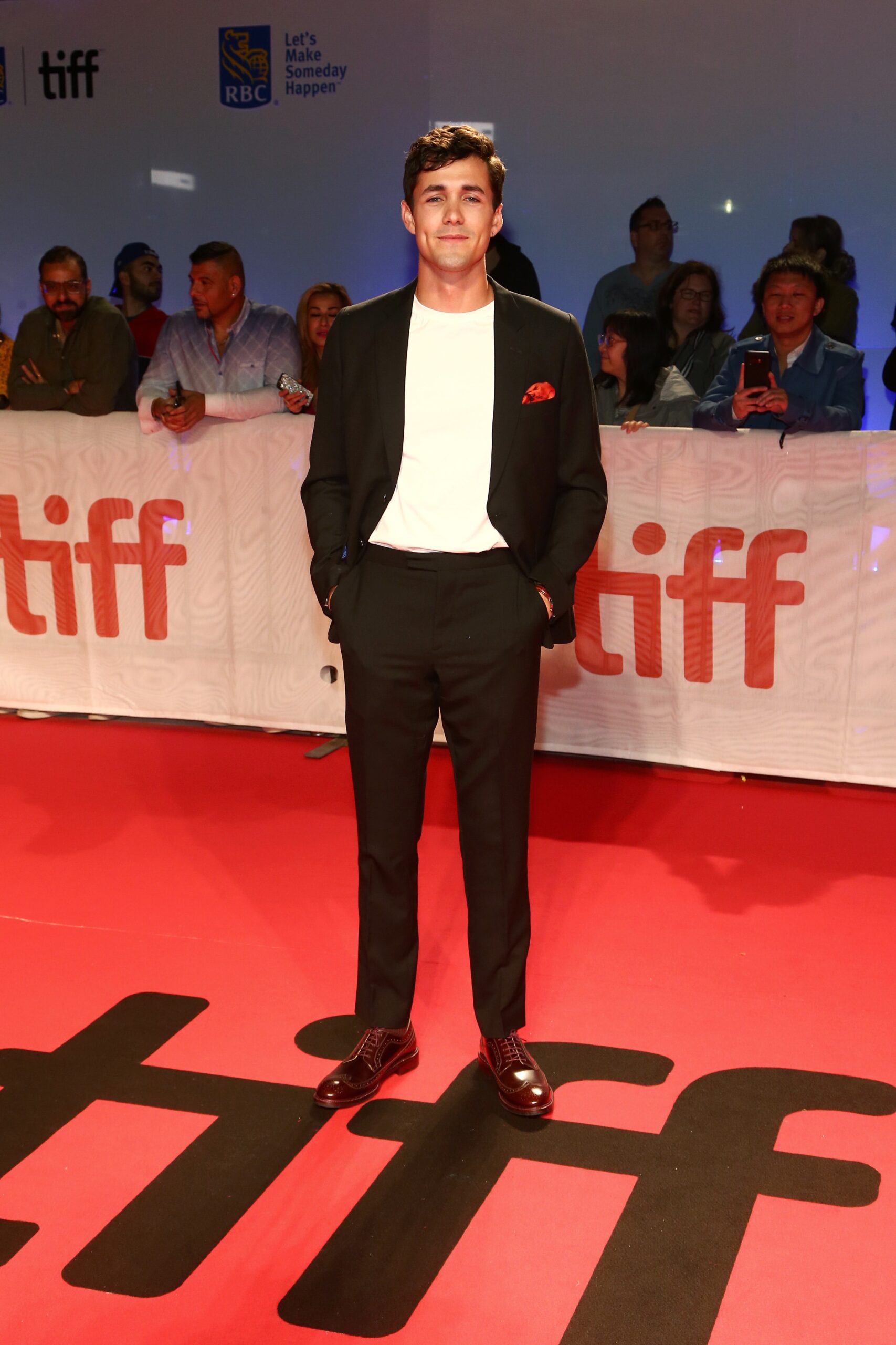 Jonah Hauer-King Cast as Prince Eric in the Live-Action Little Mermaid ...