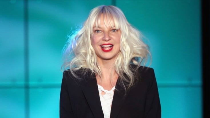 Sia debuts facelift, shows her face in public for the first time in 5 ...