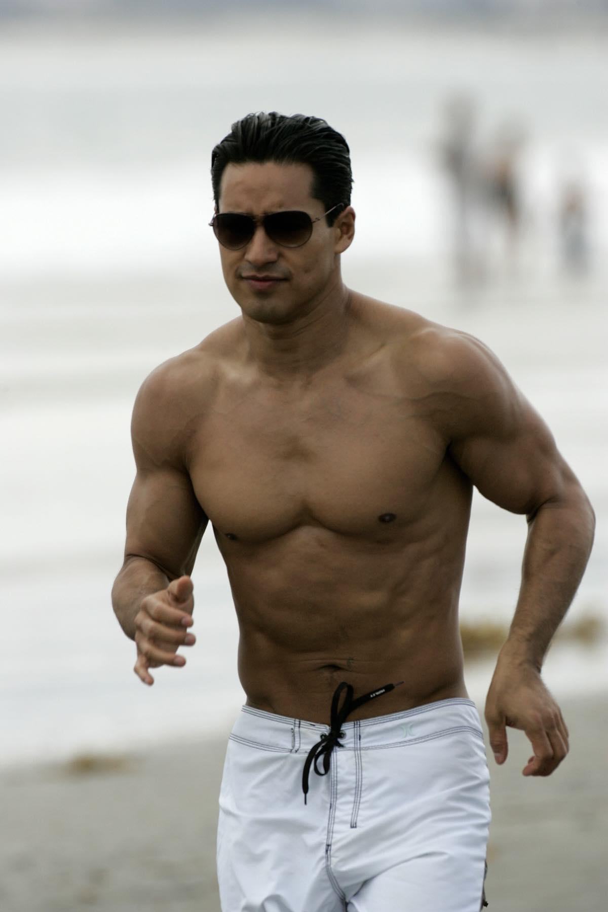Mario Lopez jogging in L.A. - Socialite Life