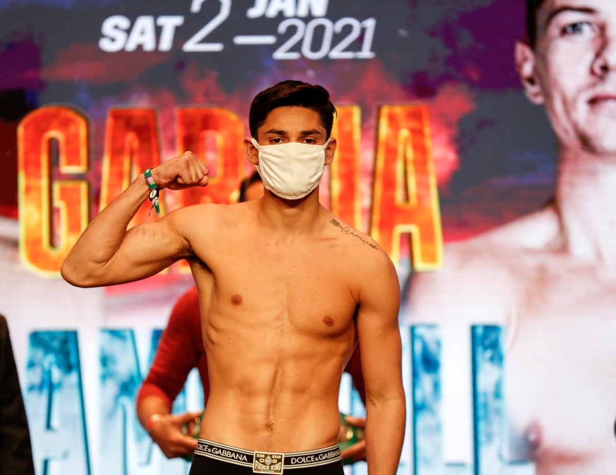 Boxer Ryan García strips down to his Dolce&Gabbana underwear for ...