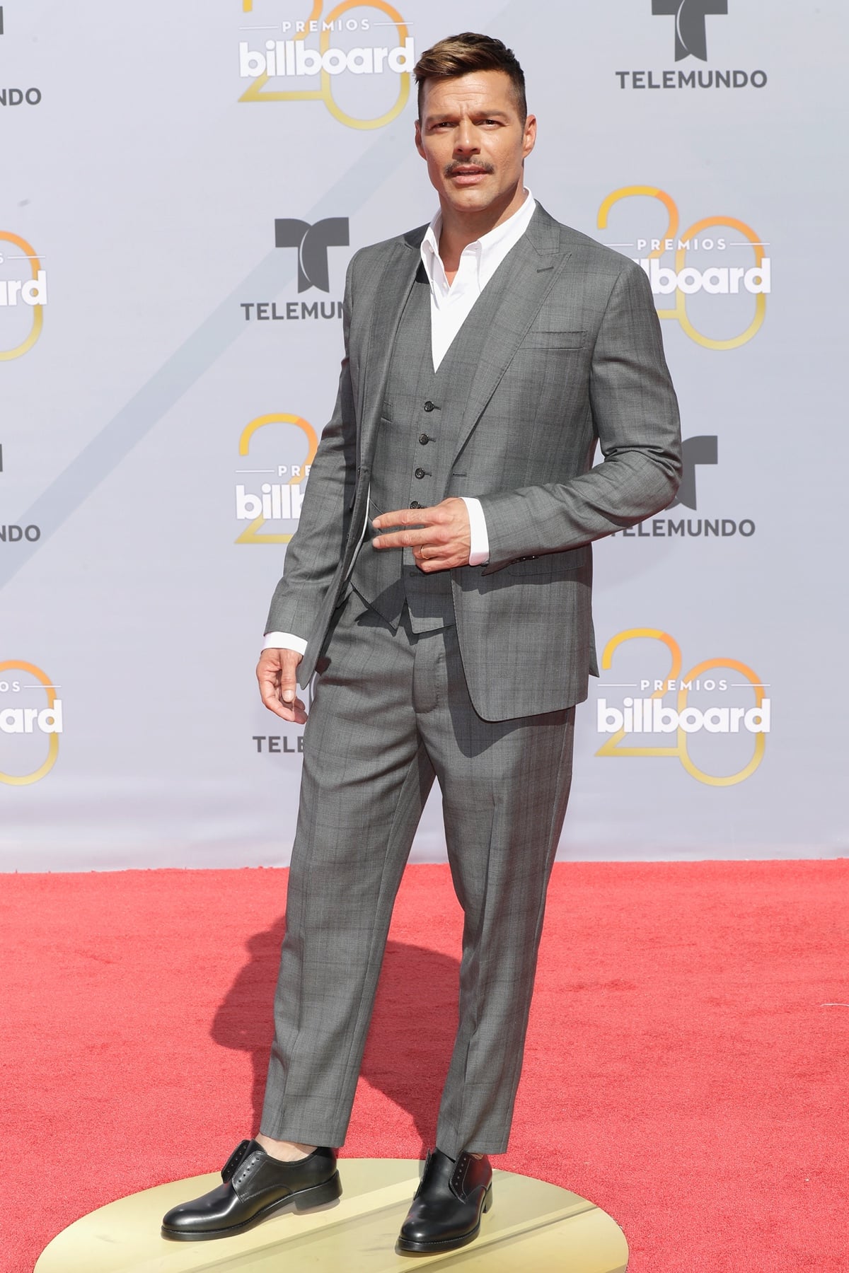 SL's 10 favorite Ricky Martin red carpet pics – Socialite Life