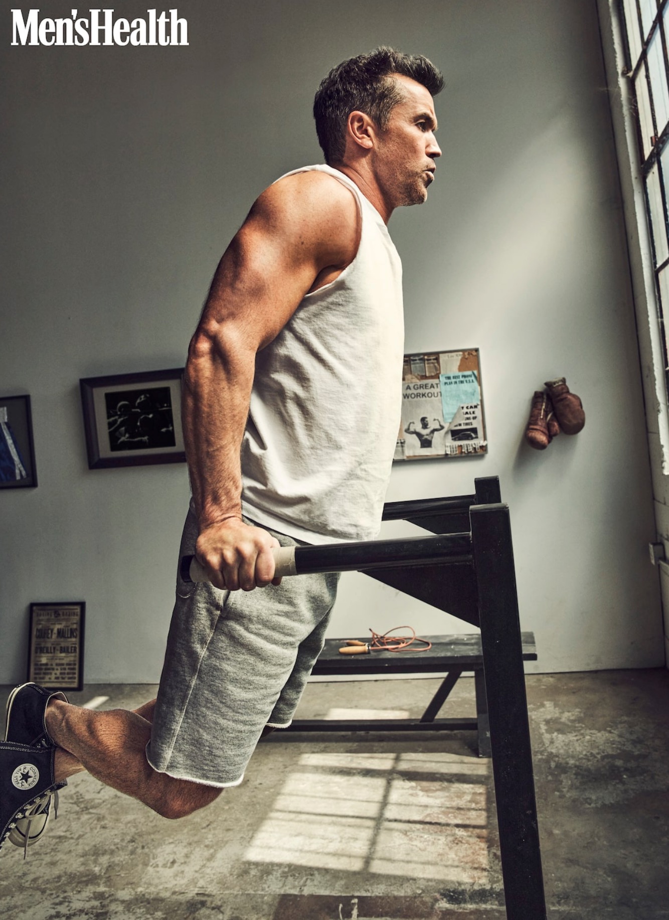 Rob McElhenney shows off his jacked body in Men's Health – Socialite Life