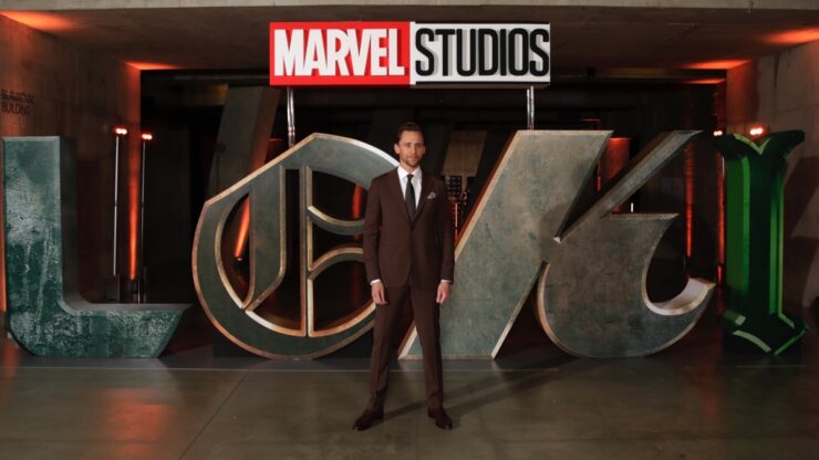 Tom Hiddleston says bisexual Loki helps Marvel 'reflect the world we ...