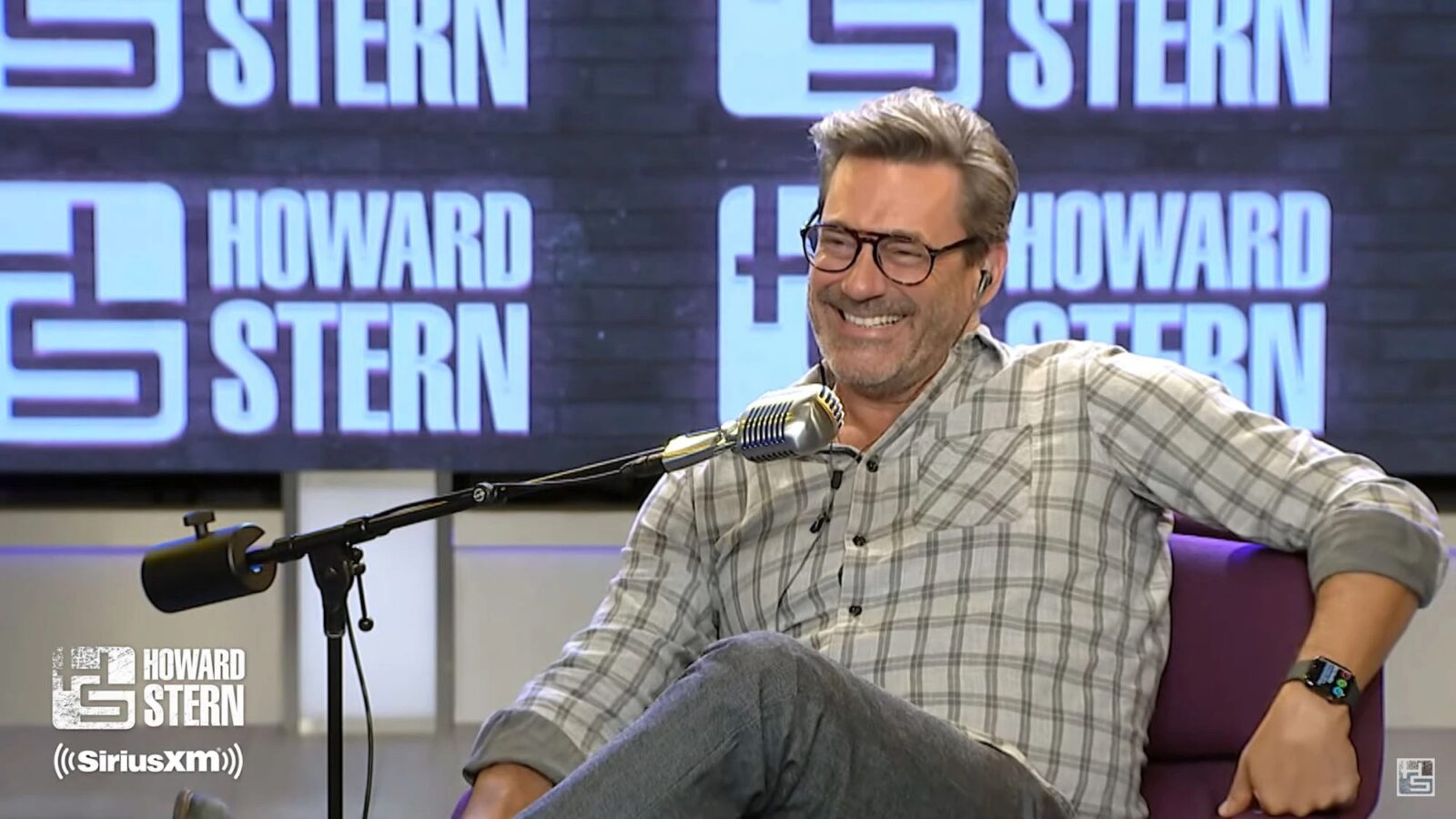 Jon Hamm keeps his sausage rolled – Socialite Life