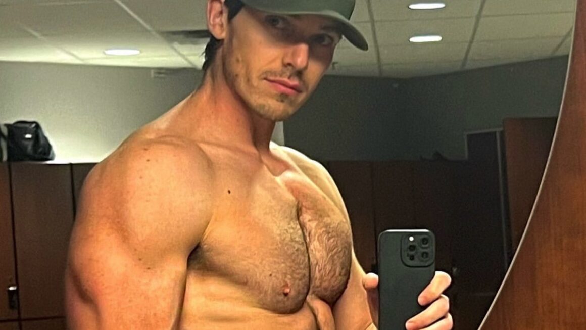 George Krissa, Mason Gooding, Boris Kodjoe, Austin Stowell, and more ...
