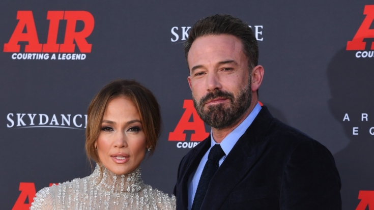 Jennifer Lopez & Ben Affleck lock lips during Air premiere as they take ...