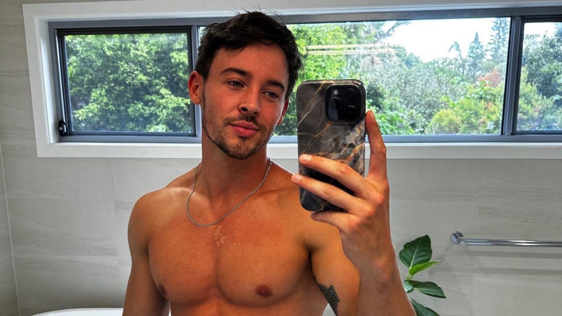 Meet Instagram hottie Dylan Mahoney – Socialite Life