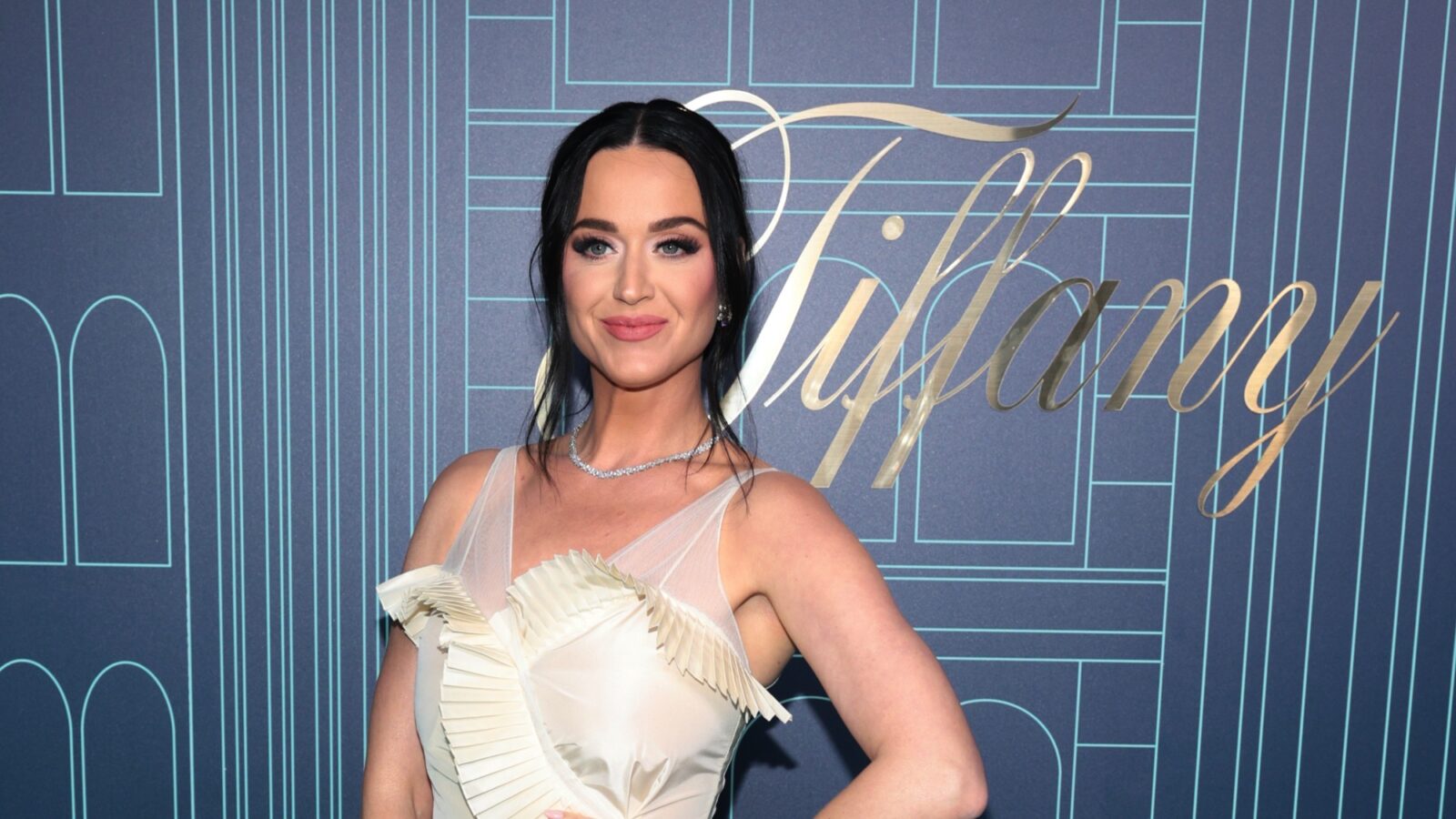 Katy Perry loses trademark battle over her name – Socialite Life