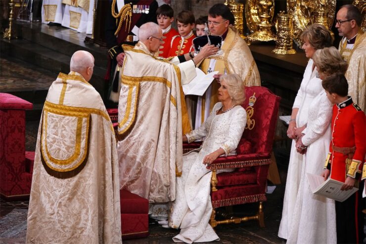 King Charles III and Queen Camilla crowned at Westminster Abbey ...