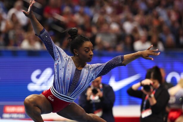 Taylor Swift reacts to Simone Biles using 'Ready For It' during Olympic ...