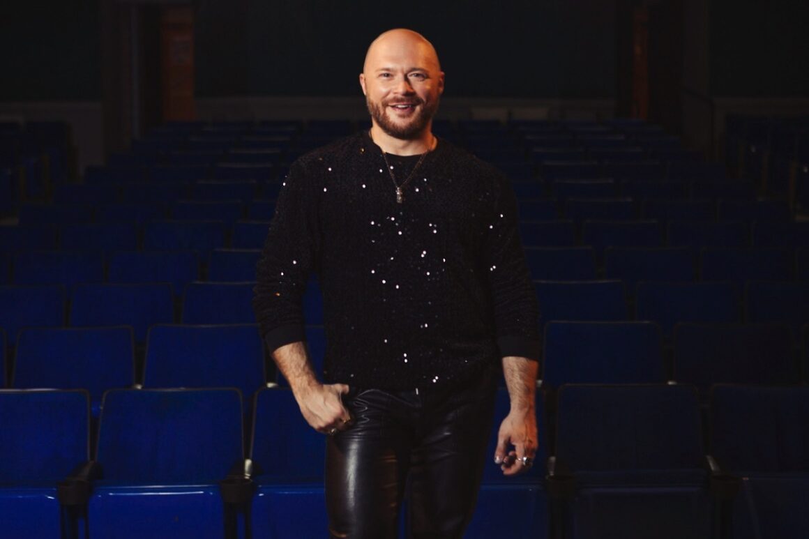 Psychic Medium Travis Holp helps bring spirits into the material world ...