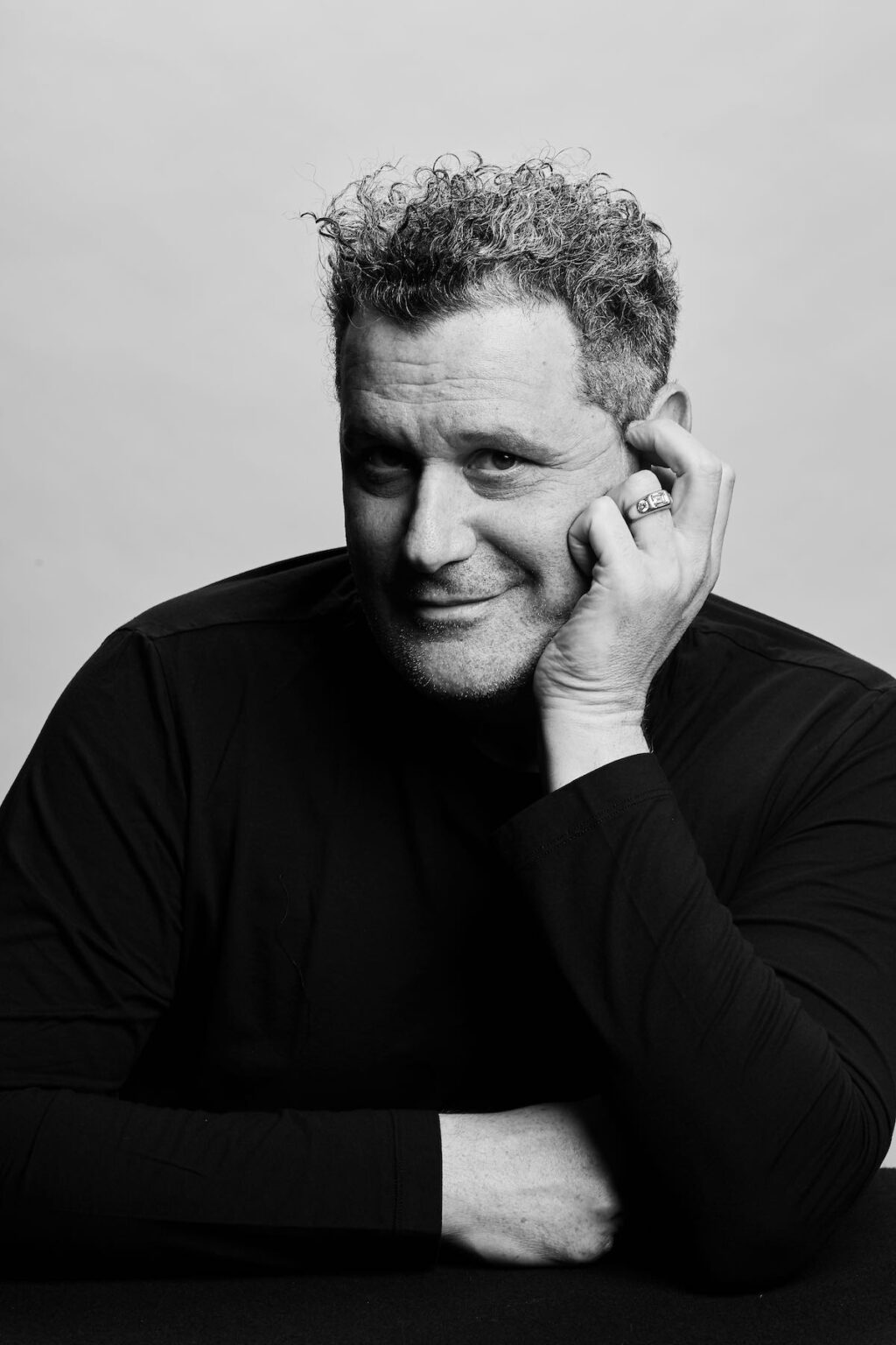 Isaac Mizrahi has designs on a new musical event – Socialite Life