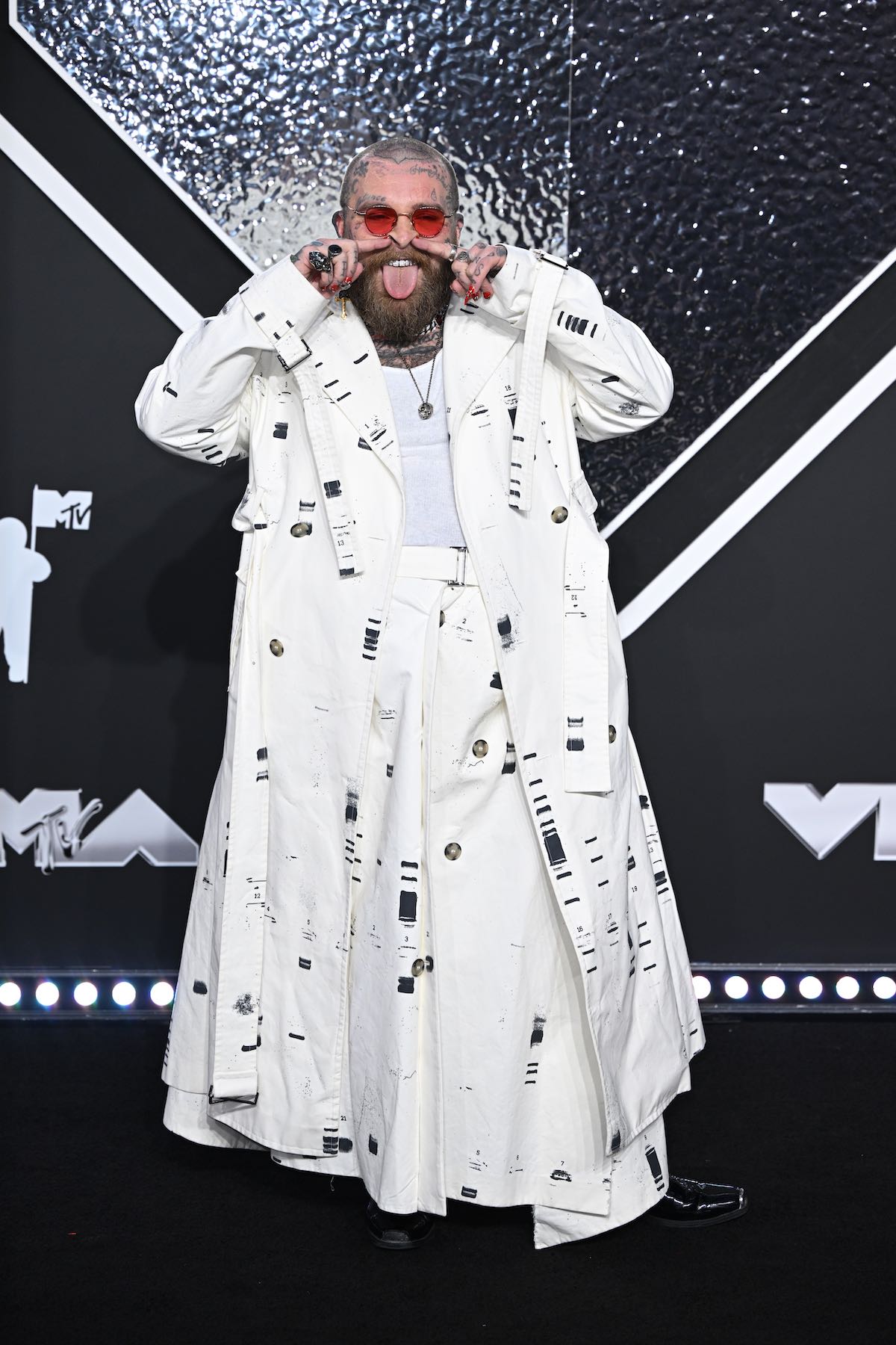 Celeb Snaps - MTV VMAs 2024: Sabrina Carpenter, Benson Boone, Lisa, and ...