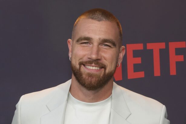 OMG! Travis Kelce unfollows Ryan Reynolds on Instagram! – Socialite Life