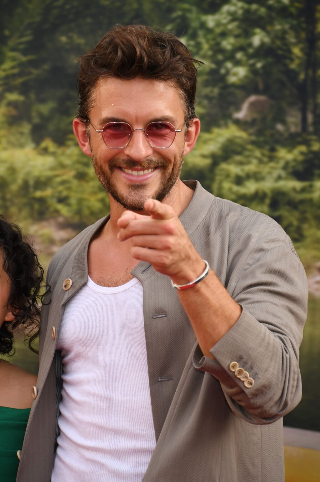 Jonathan Bailey shares a shirtless sluttly little glasses moment for ...