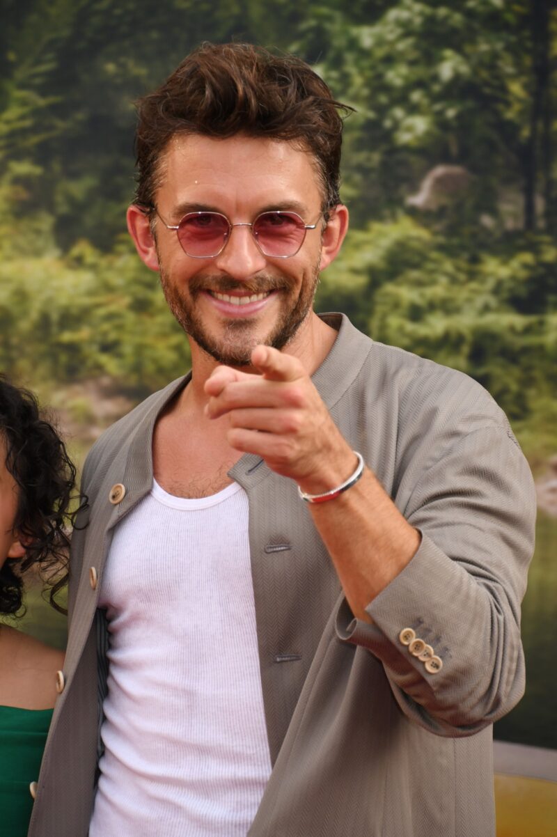 Jonathan Bailey and Jimmy Fallon don “slutty little glasses” and almost ...