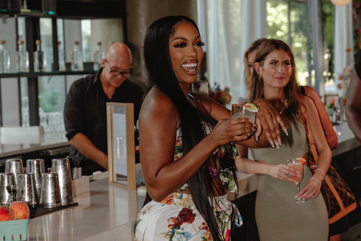 Porsha Williams serves up Summer with the Peach! Please Margarita Kit ...
