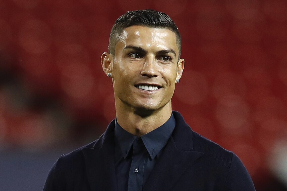Cristiano Ronaldo becomes soccer's first billionaire – Socialite Life
