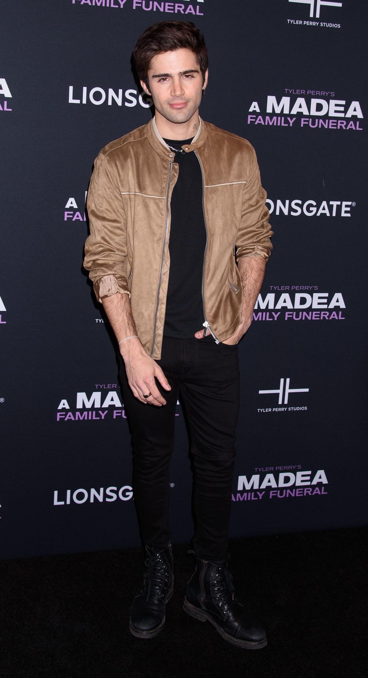 Max Ehrich's mom claims kidnapping led to arrest, denies assault ...