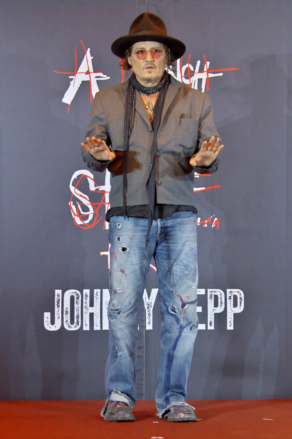Celeb Snaps: Johnny Depp, David Archuleta, Joe Alwyn, Jenna Ortega, and ...