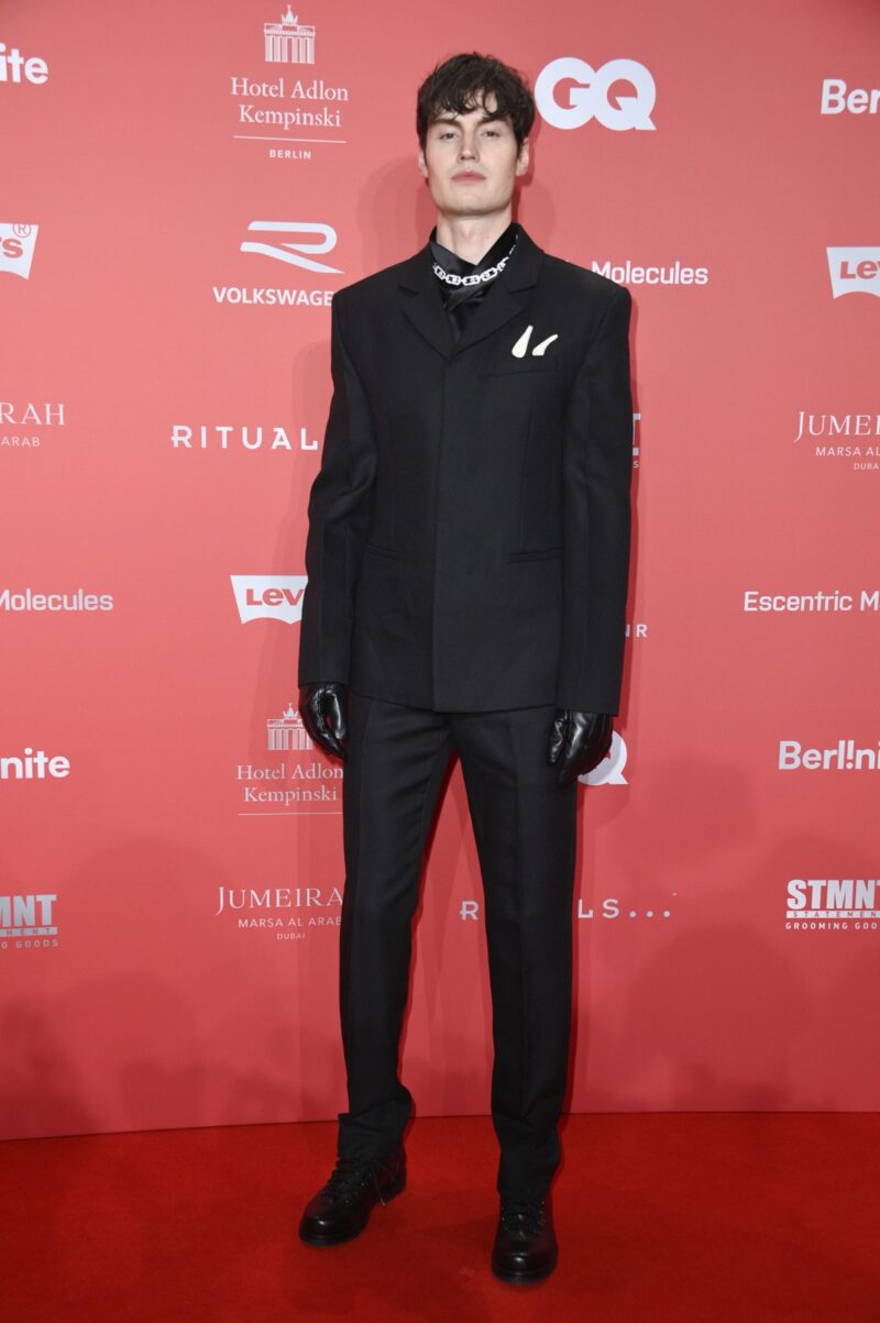 Celeb Snaps: Johnny Depp, David Archuleta, Joe Alwyn, Jenna Ortega, and ...