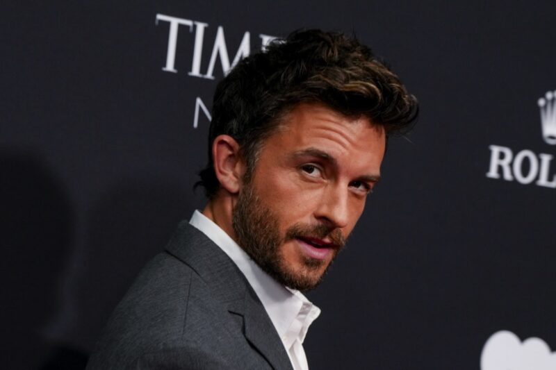 Wicked star Jonathan Bailey reflects on fatherhood: "There's no ...