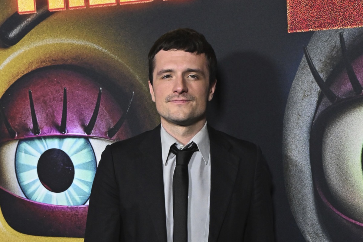 Celeb Snaps: Josh Hutcherson, Michele Morrone, Alex Moffat, Michelle ...